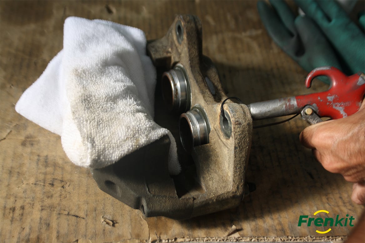 How to disassemble a brake caliper